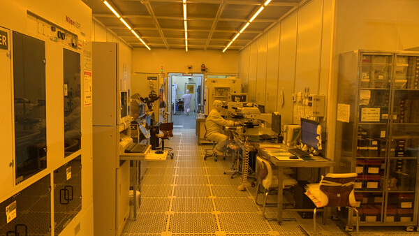 학부생이 설계한 반도체가 실물로...팹리스 인재 키우는 ‘ETRI 실험실’[현장+]