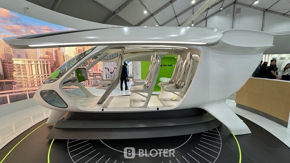 미리 본 서울 ADEX 2023, 'EV9 군용차서 무인기까지' 첨단기술 총집합 [현장+]