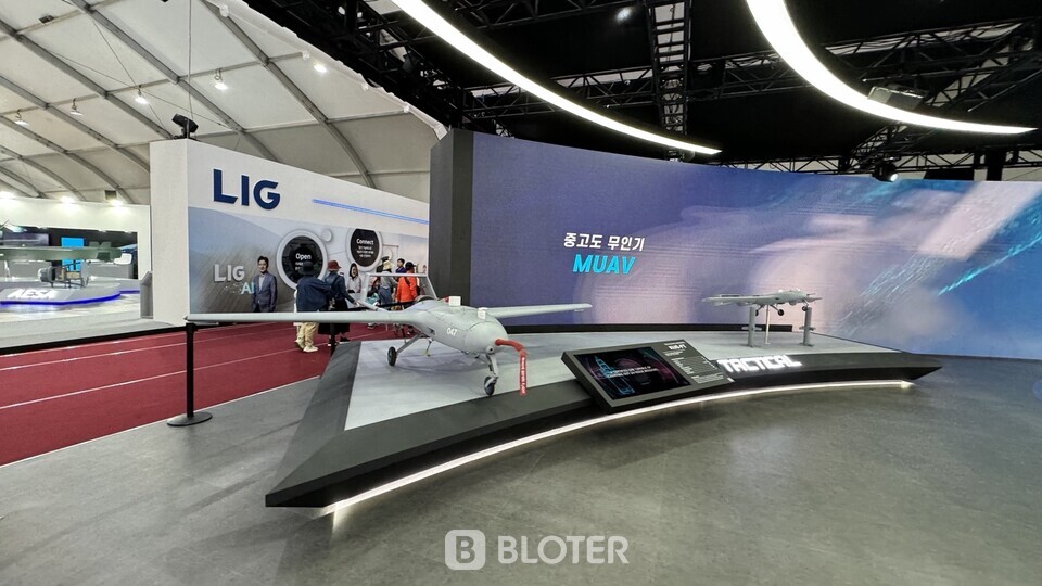 미리 본 서울 ADEX 2023, 'EV9 군용차서 무인기까지' 첨단기술 총집합 [현장+]