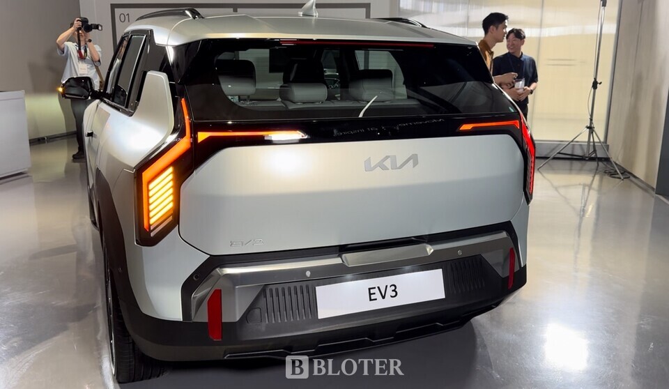 ‘주행거리 501㎞’ 기아 EV3 전기차...“시작가 3000만원대 중반” [카미경]