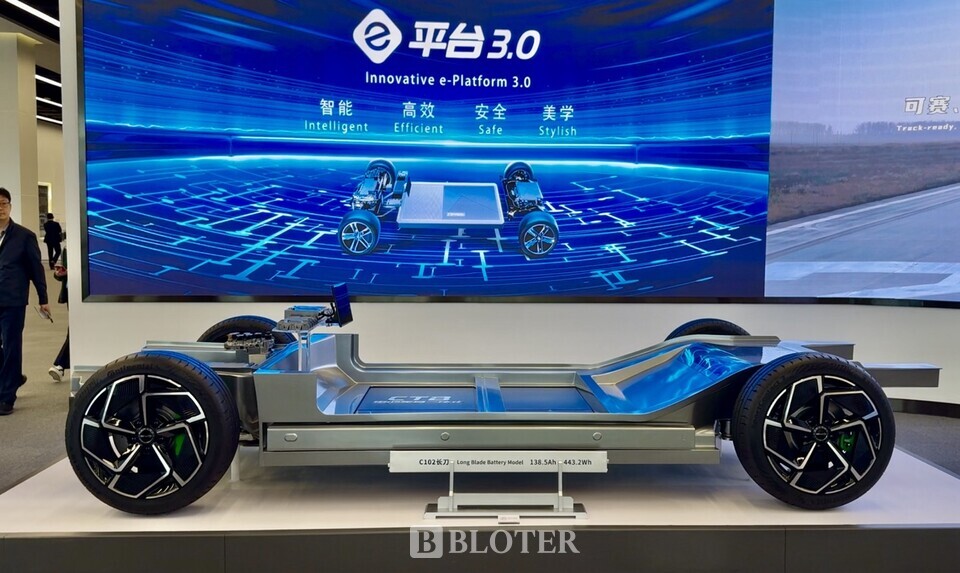 LFP 기반 ‘BYD 블레이드 배터리’...5㎜ 못 뚫려도 멀쩡했다[카미경]